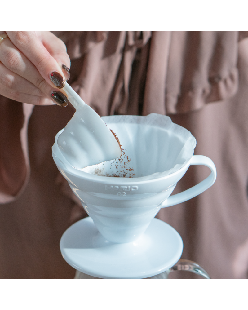 Hario V60 Plastic Dripper 02 White | Complementosdelcafe.com
