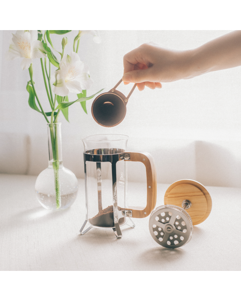 Hario Prensa Francesa de Madera 400ml | Complementosdelcafe.com